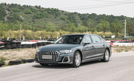 百万级豪车谁才是最优选？全新奥迪A8L Horch创始人版PK迈巴赫S480_搜狐汽车_搜狐网