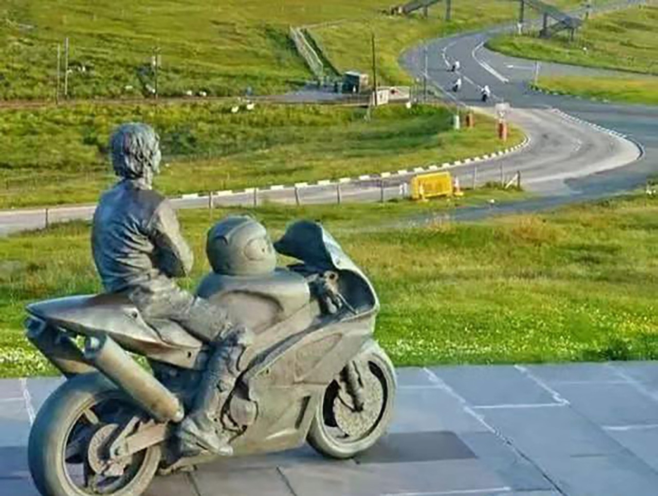 平均时速220km/h 最高时速320km/h 曼岛TT正式来袭！ | 乐惠车