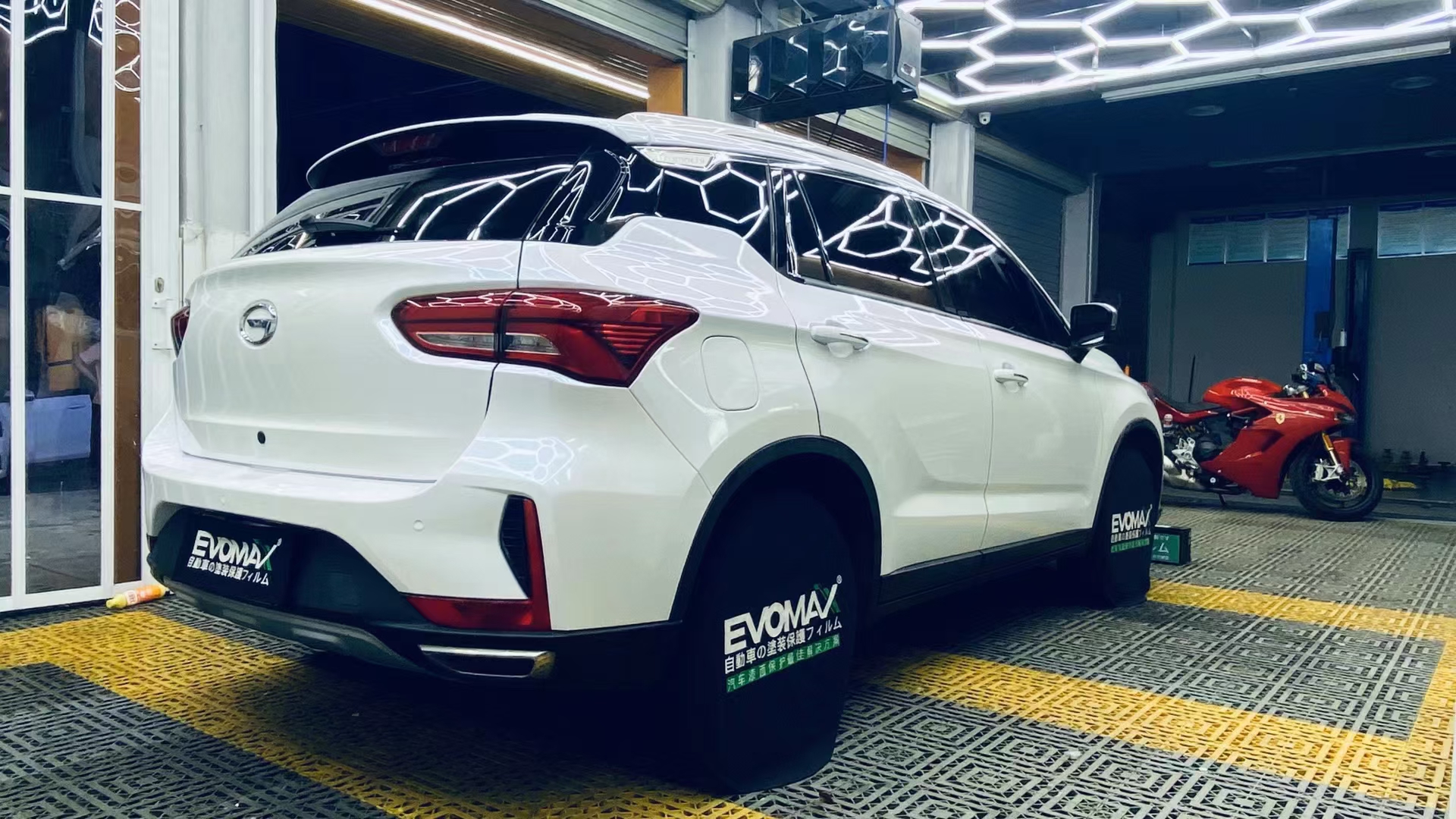 广汽传祺GS4贴膜案例EVOMAX易玛隐形车衣，日本TPU进口_搜狐汽车_搜狐网