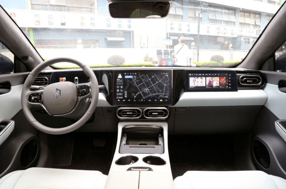 CTC技术加持，预售价格18万-27万，续航717Km，零跑C01究竟怎么样_搜狐汽车_搜狐网