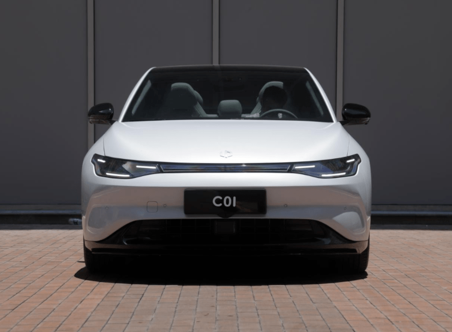 CTC技术加持，预售价格18万-27万，续航717Km，零跑C01究竟怎么样_搜狐汽车_搜狐网