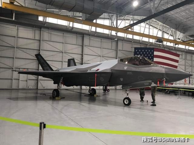 F35换割裂迷彩，F117重出江湖，F22机腹着地，为模拟歼20美军挺狠_假想敌_战机_隐身性能