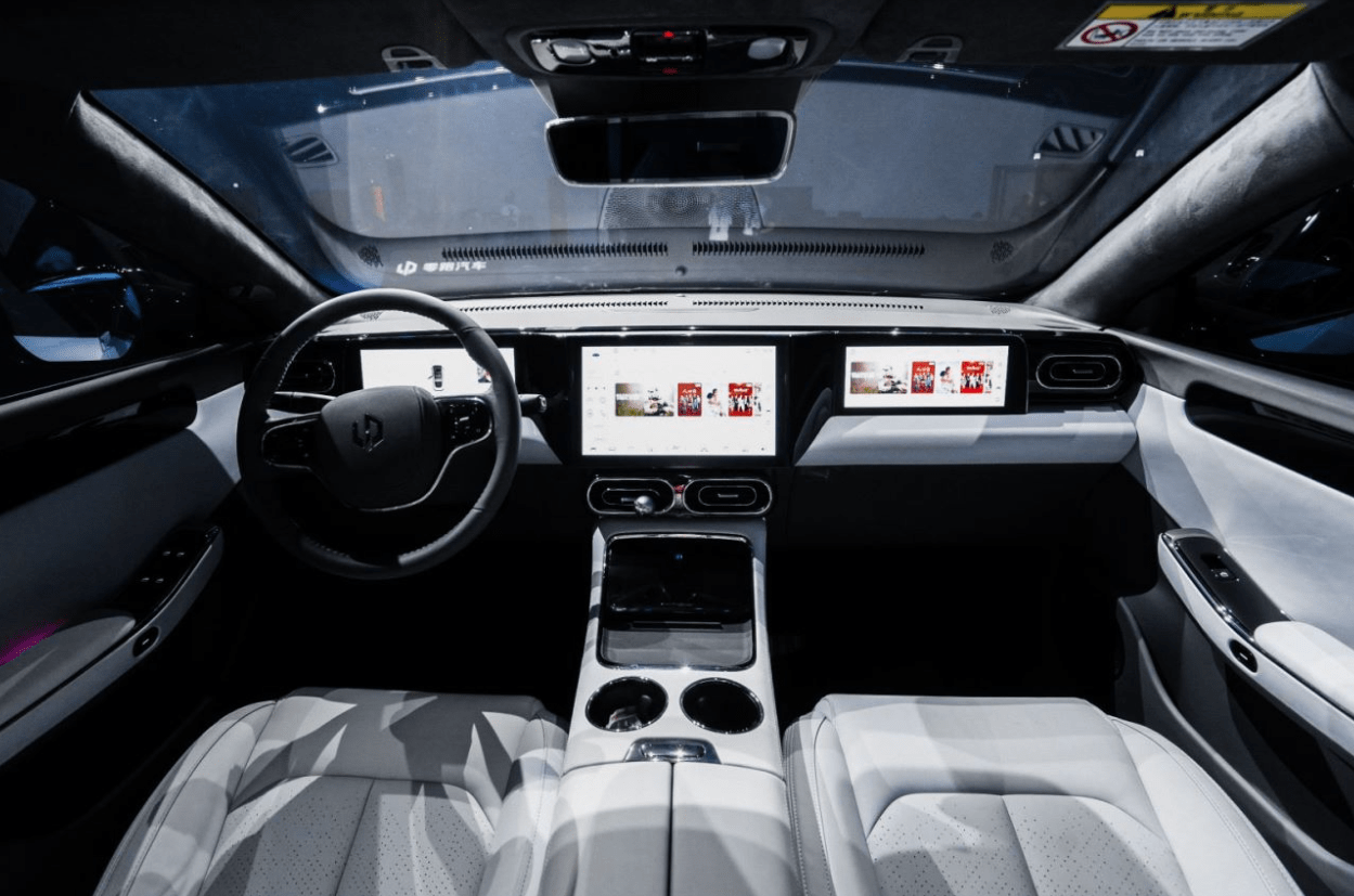 刚出道“一战成名”，连速度都是3.66s破百，717km续航，不输S级_搜狐汽车_搜狐网