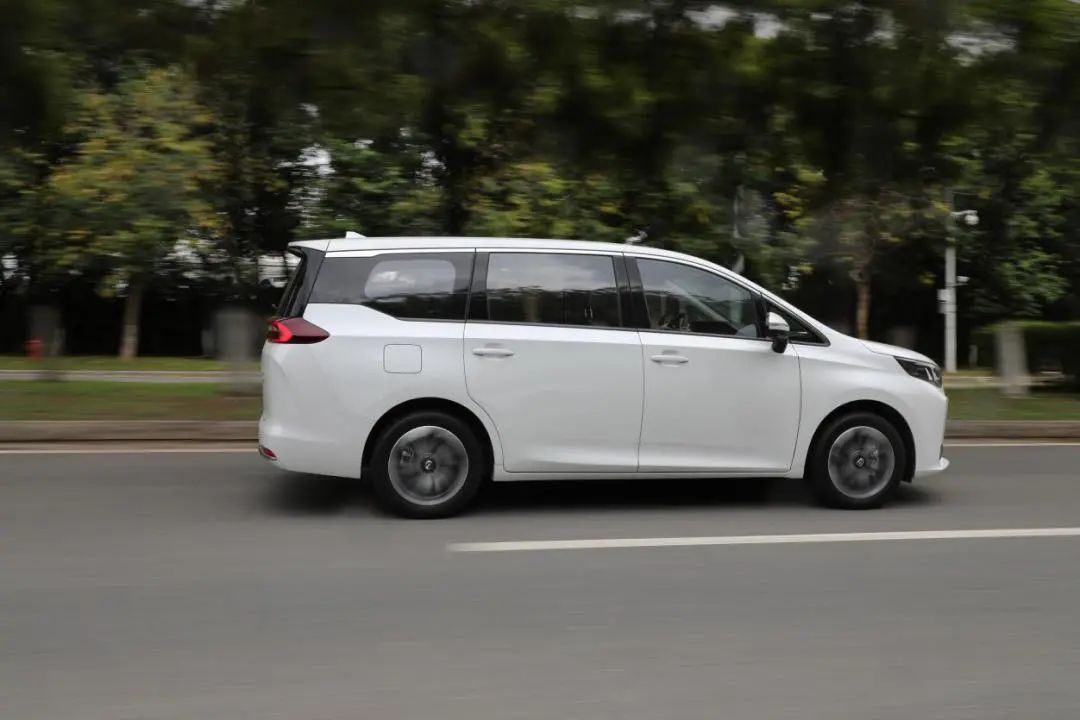 试驾 | 新款传祺M6 PRO 爱信6AT变速箱的加持下让行驶更平顺_搜狐汽车_搜狐网