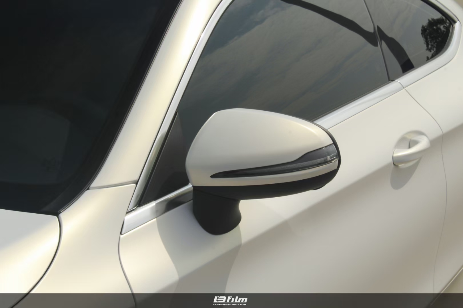 【LB FILM改色膜】奔驰-C260电光白变金_搜狐汽车_搜狐网