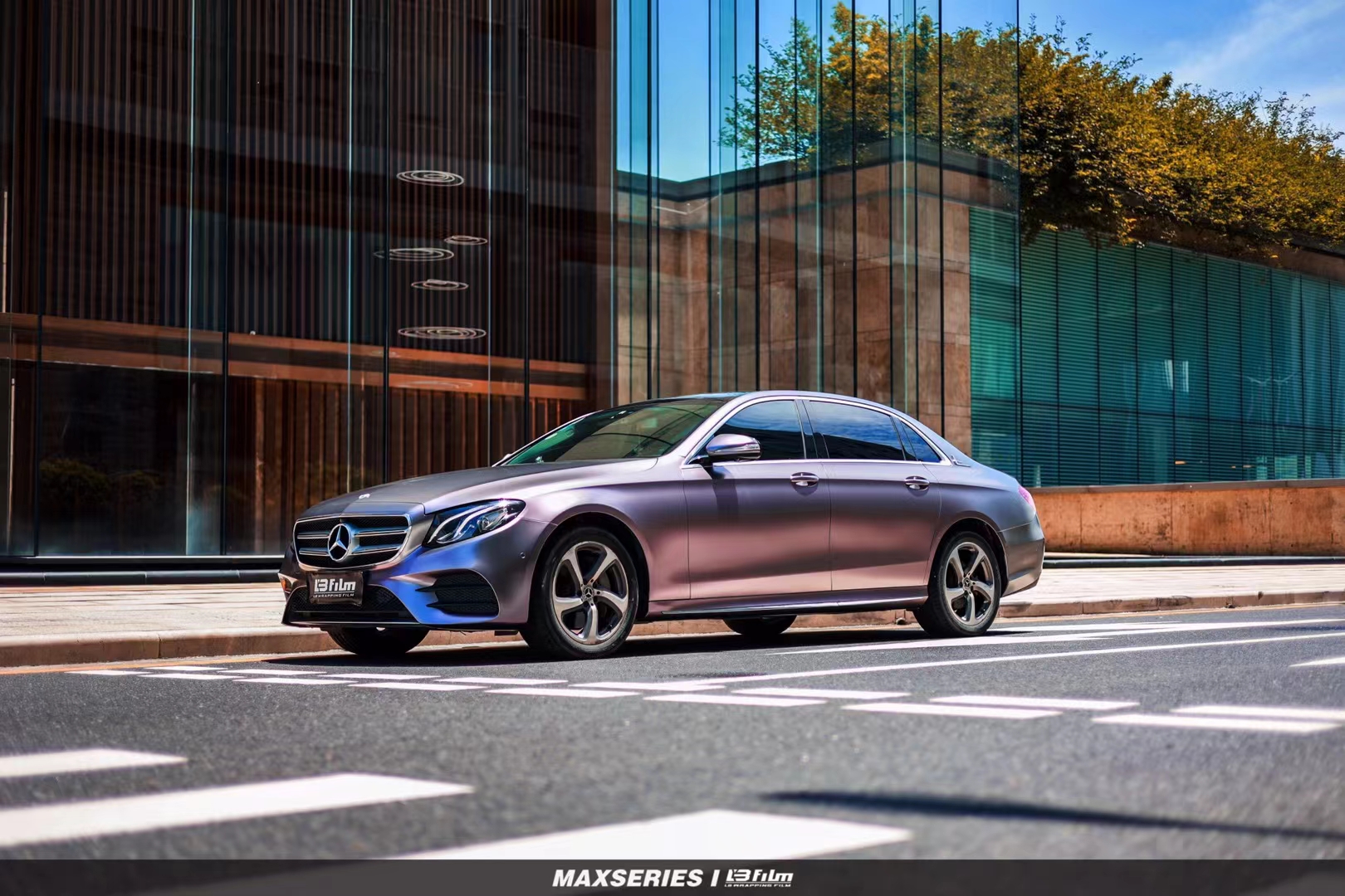 奔驰E300L-LBFILM改色膜卡普里灰紫,“星河璀璨，梦幻百变”_搜狐汽车_搜狐网