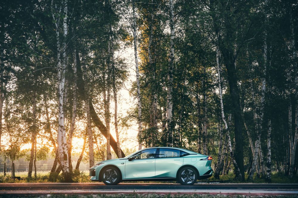 20万级纯电轿车新标杆，长安深蓝SL03“三电”齐发，16.89万起售_搜狐汽车_搜狐网