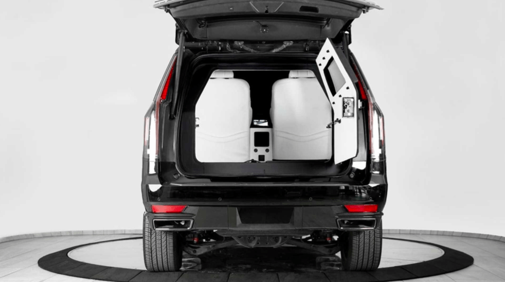 海外实拍凯迪拉克凯雷德防弹版，或搭6.2L V8引擎，配10AT变速箱_搜狐汽车_搜狐网