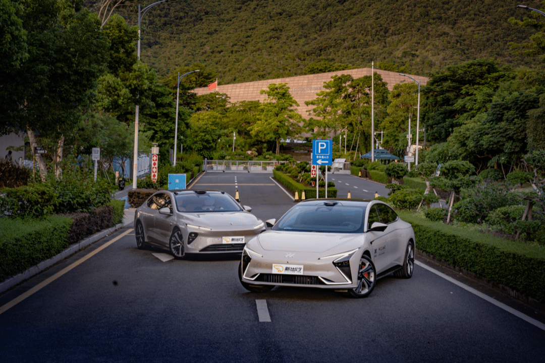 宝藏车型智己L7 vs 蔚来旗舰 ET7，40万级纯电豪华轿车谁更香？_搜狐汽车_搜狐网