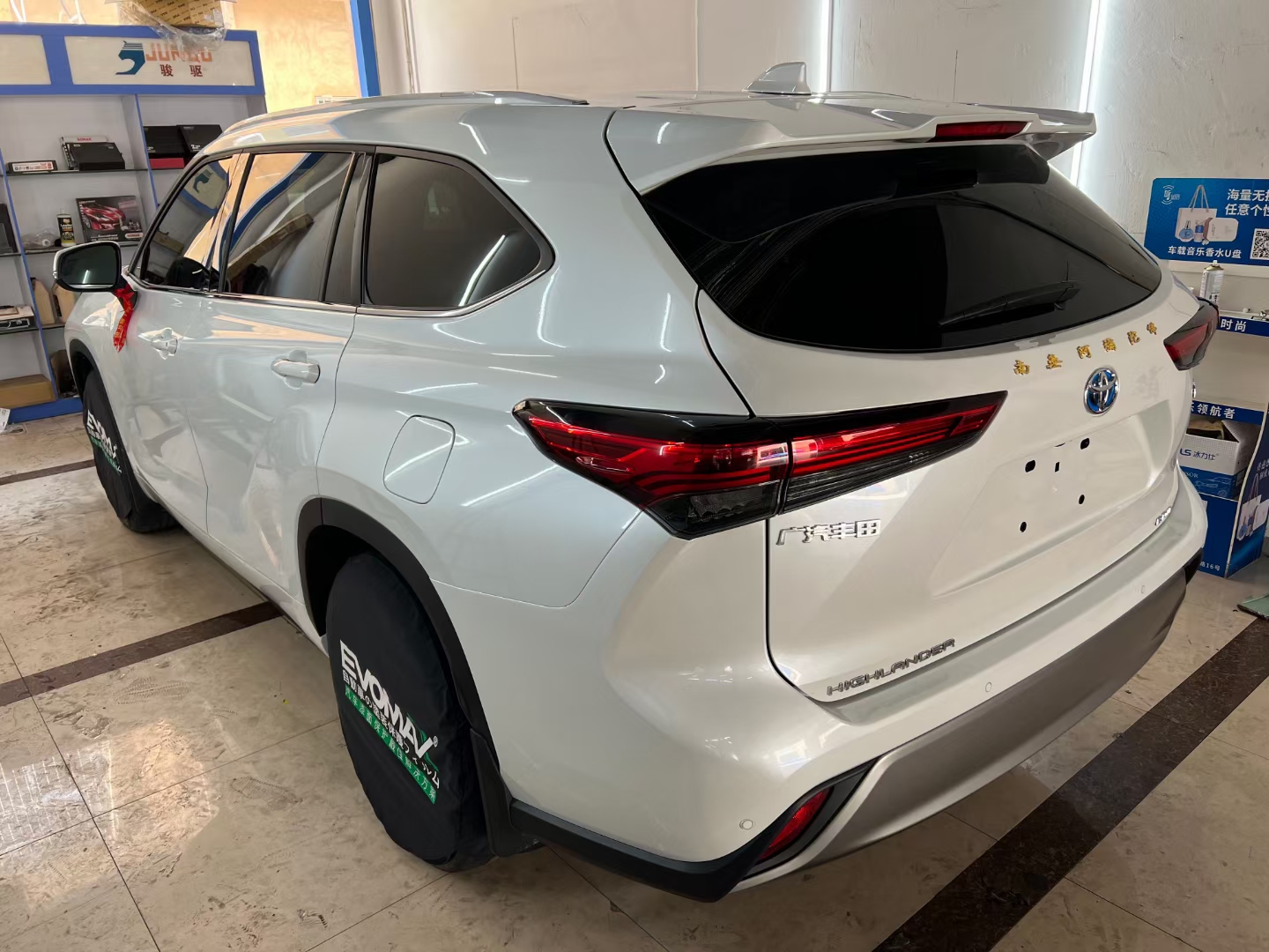 【日本隐形车衣】白色汉兰达新车选择EVOMAX易玛TPU-M75_搜狐汽车_搜狐网