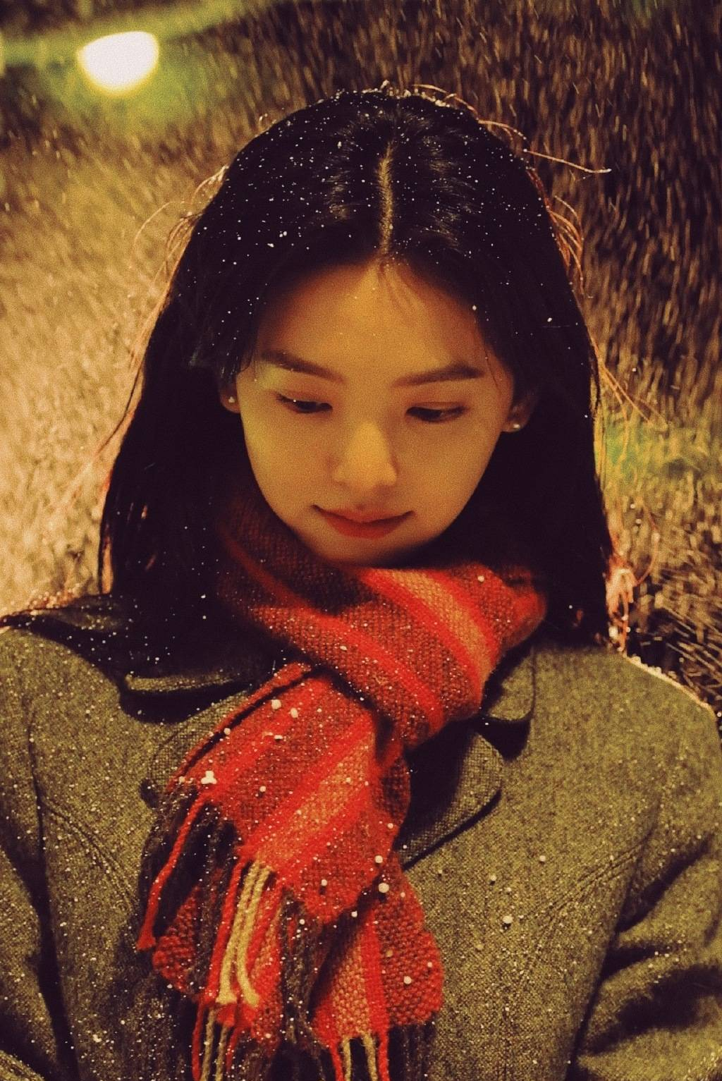 章若楠雪景大片氛围感浪漫梦幻 低眸浅笑温柔可人-搜狐大视野-搜狐新闻