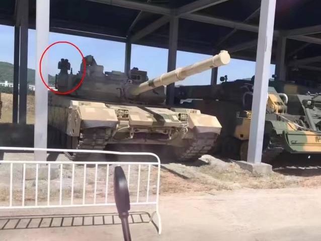 国产最新坦克VT-4A曝光？外观明显有改进，能硬杀伤来袭导弹_系统_发射器_炮塔