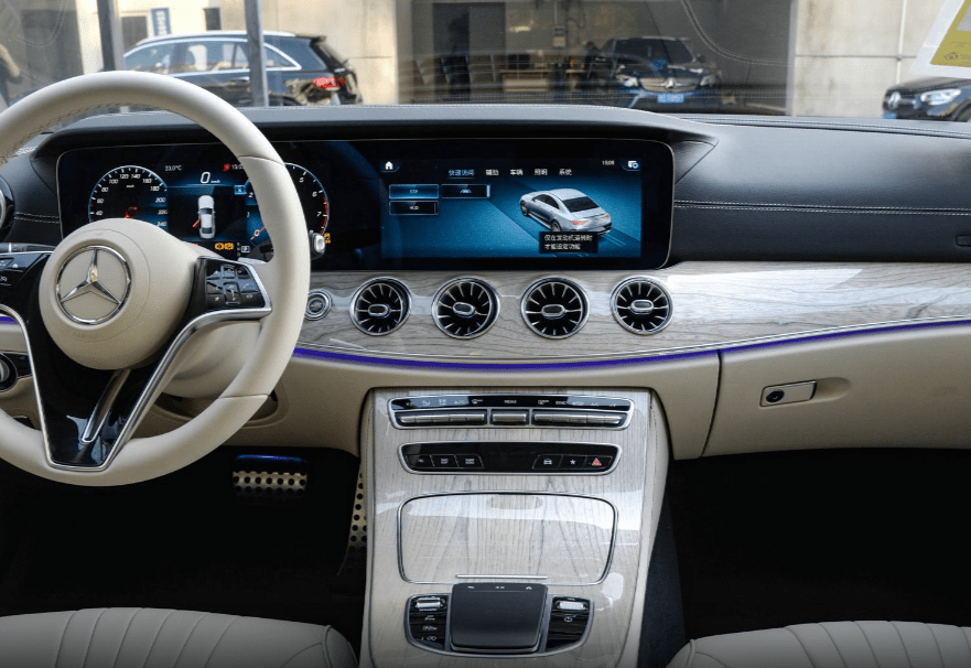 与CLS300相比，上汽奥迪A7L空间更大配置更优_搜狐汽车_搜狐网