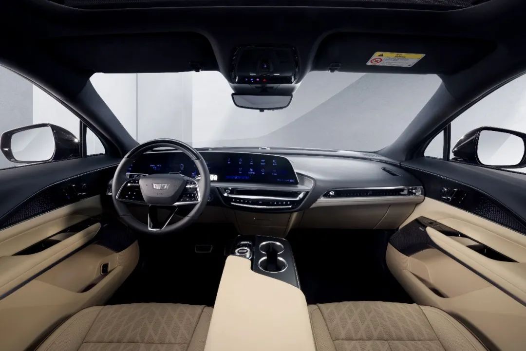 四驱入列，LYRIQ锐歌让BBA的六缸都不香了_搜狐汽车_搜狐网