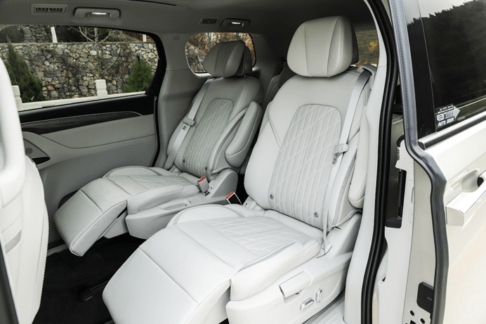 照顾一家人用车需求的中高端MPV，别克GL8还是丰田赛那_搜狐汽车_搜狐网