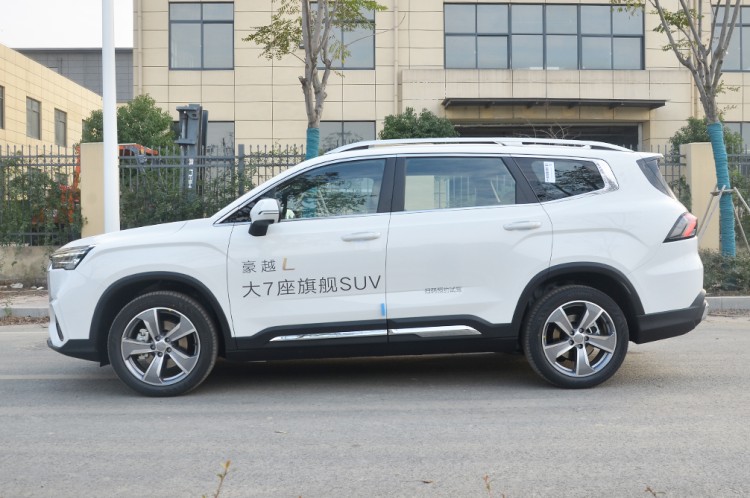 吉利最大的SUV，2.0T+七座，豪越L除了大还有什么？_搜狐汽车_搜狐网