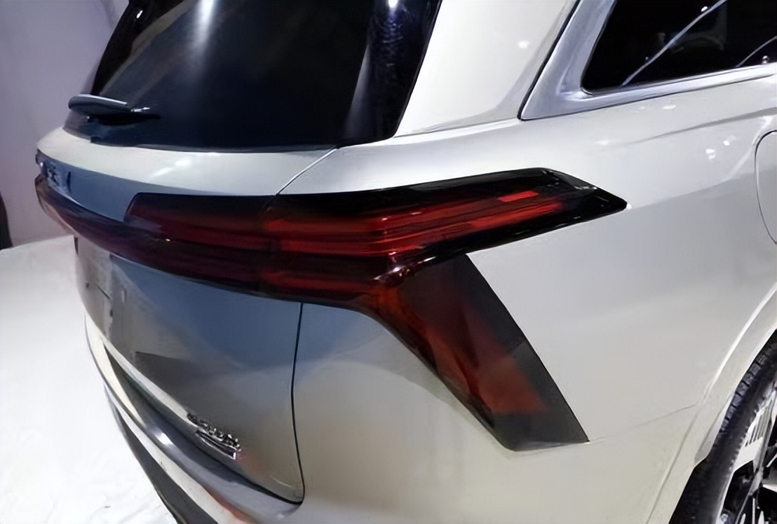 比理想L8还大！魏牌蓝山DHT-PHEV广州车展亮相 搭1.5T插混_搜狐汽车_搜狐网