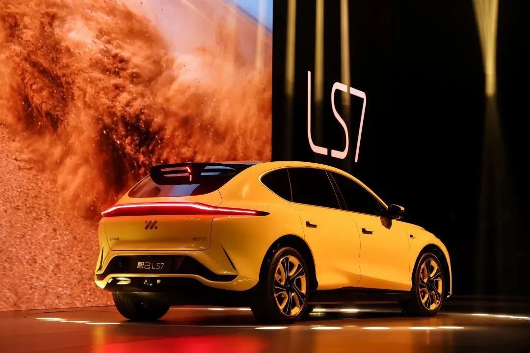 硬刚蔚来ES7和宝马X5，智己LS7破局中大型豪华SUV市场_搜狐汽车_搜狐网