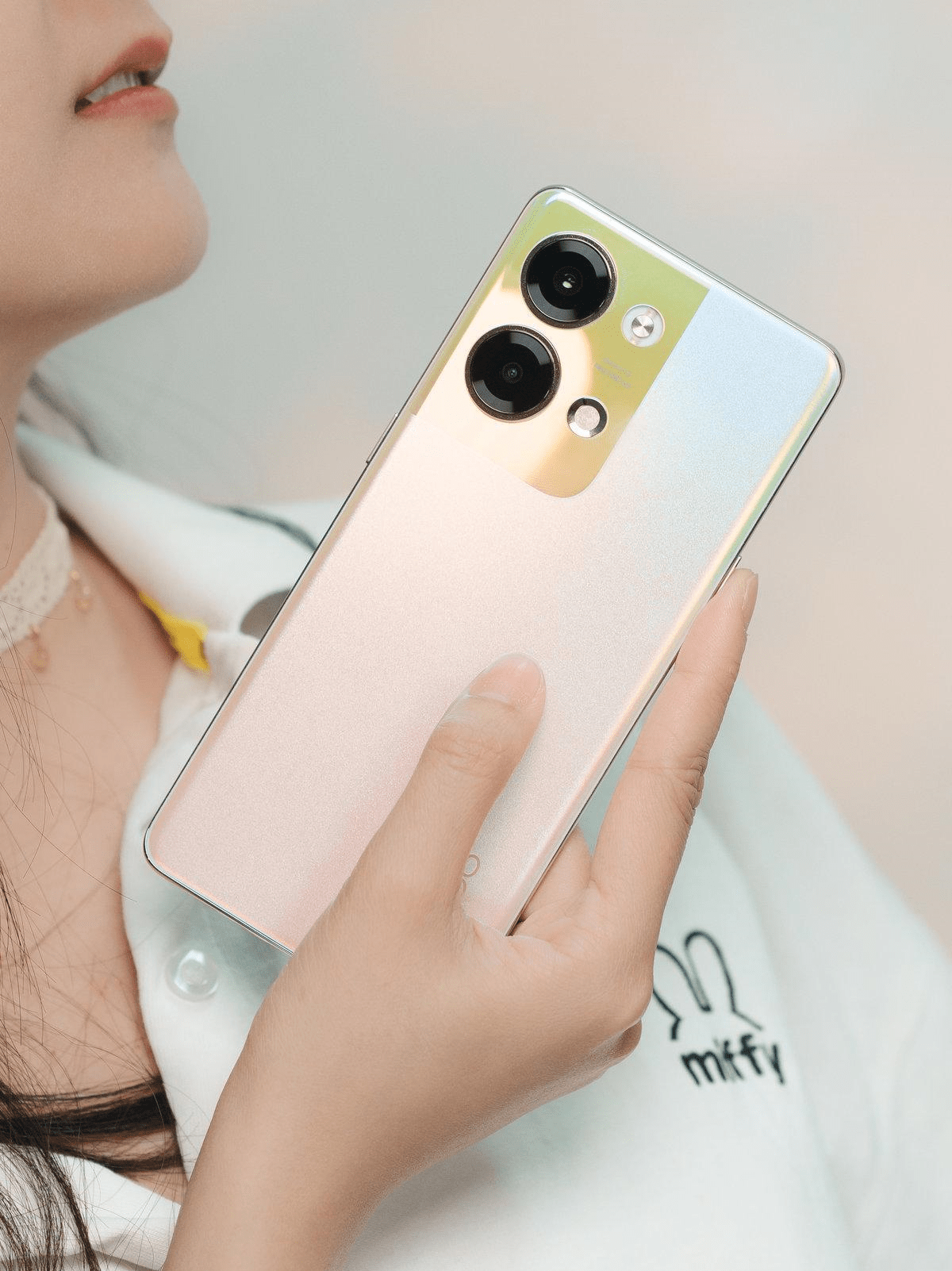 OPPO Reno9 Pro上手体验：延续高颜值设计，机身更轻薄_搜狐网