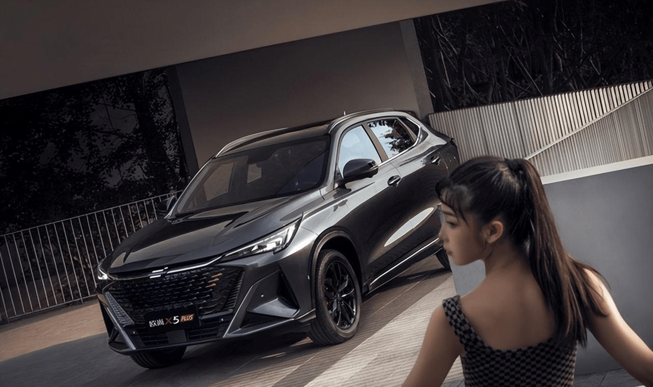 配隔音玻璃，搭载1.5T，9.59万起卖，带你看长安欧尚X5 PLUS_搜狐汽车_搜狐网