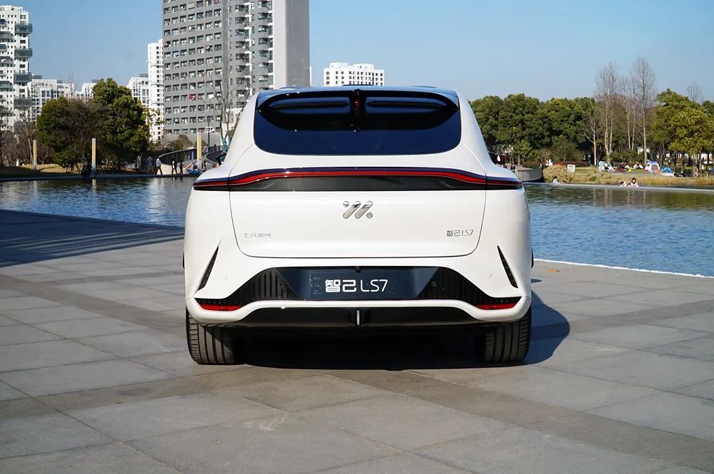 静态体验智己LS7：眼界更开阔与“躺平”更舒服_搜狐汽车_搜狐网