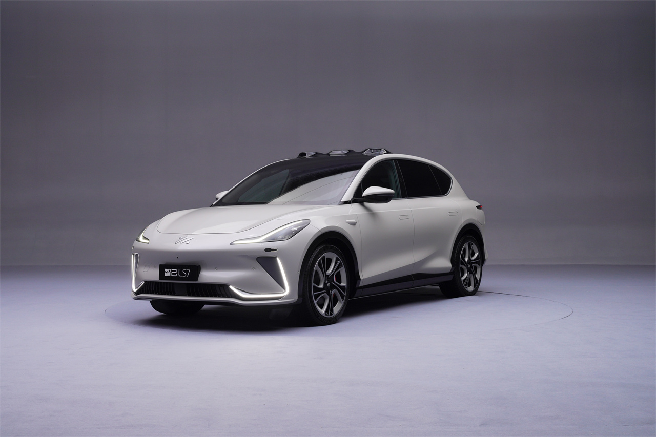 新款车型即将上市，现场实拍了解智己LS7_搜狐汽车_搜狐网