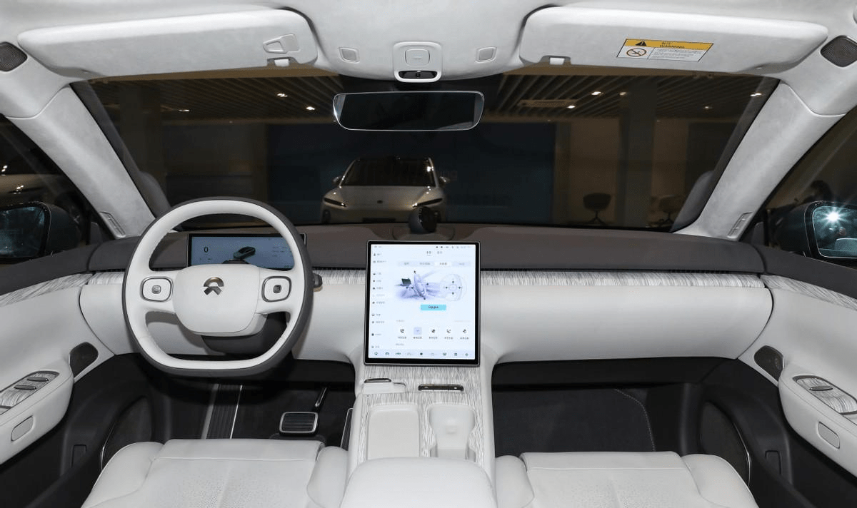 电动四驱+空气悬架，蔚来ET7产品力解析，感受电动车的性能_搜狐汽车_搜狐网