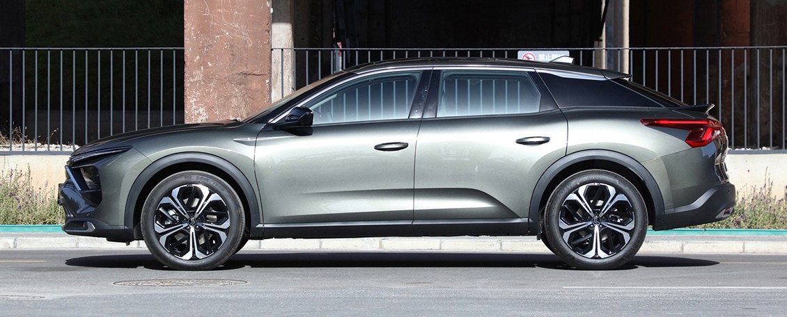 全系标配1.6T+8AT，东风标致408X将于4月上市，又一个凡尔赛C5 X？_搜狐汽车_搜狐网