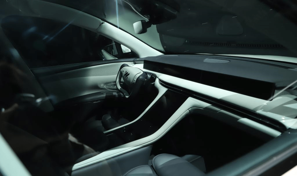 预售35万元 智己LS7量产版首发亮相 4.5秒破百_搜狐汽车_搜狐网