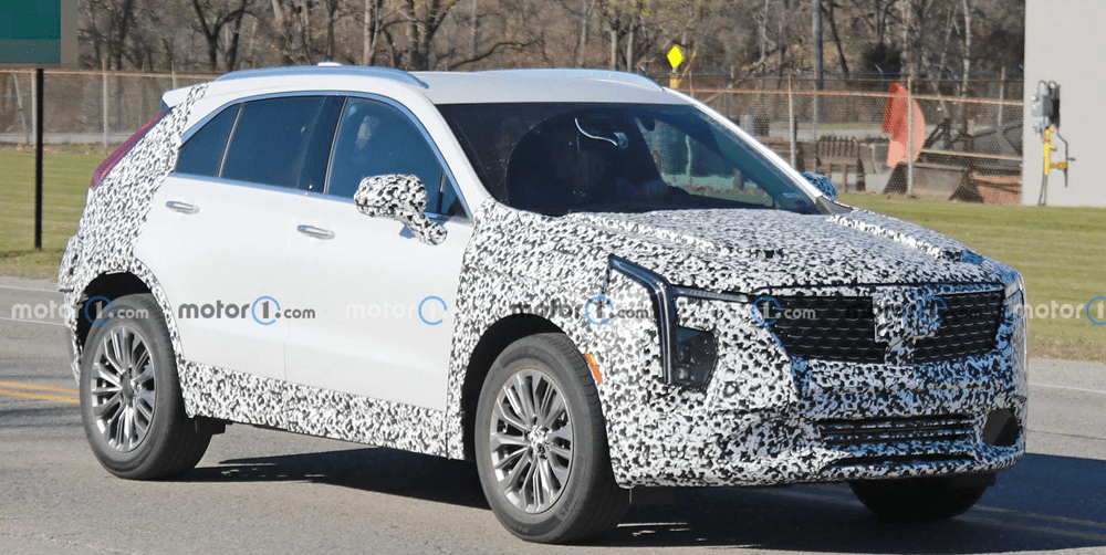 配曲面中控屏+1.5T动力 新款凯迪拉克XT4谍照曝光_搜狐汽车_搜狐网