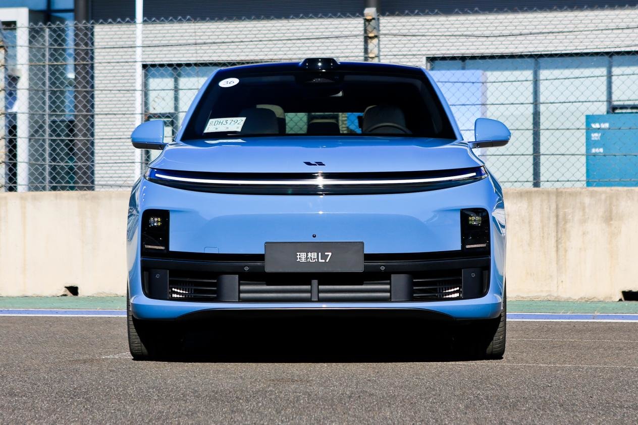 试驾理想L7：全尺寸大于奔驰GLE、宝马x5l_搜狐汽车_搜狐网