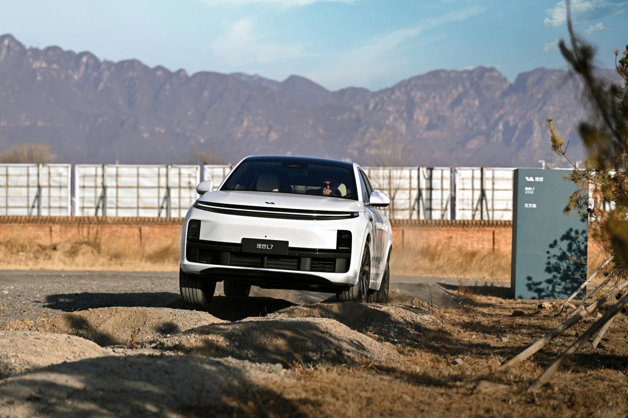 试驾理想L7：全尺寸大于奔驰GLE、宝马x5l_搜狐汽车_搜狐网