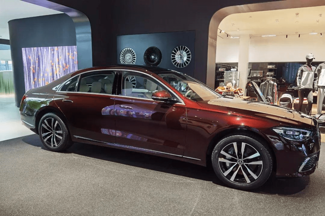 奔驰S级W223现在看好像比刚问世的时候好看，是越看越好看那种_搜狐汽车_搜狐网