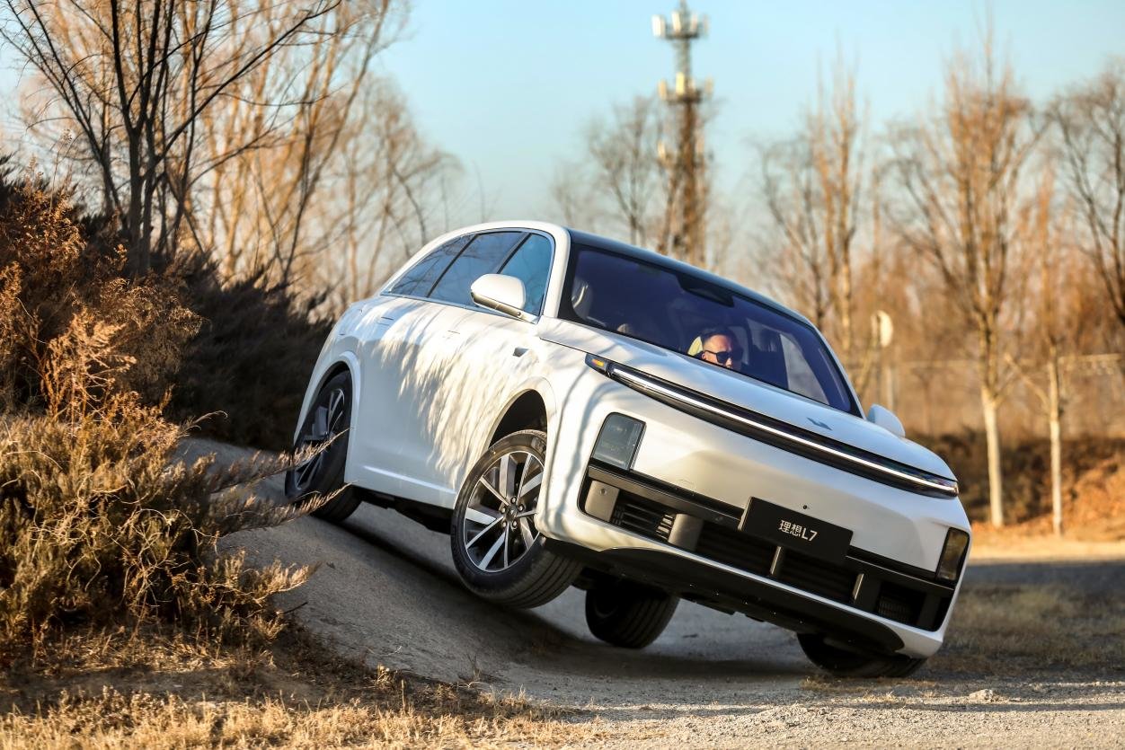 试驾理想L7：全尺寸大于奔驰GLE、宝马x5l_搜狐汽车_搜狐网