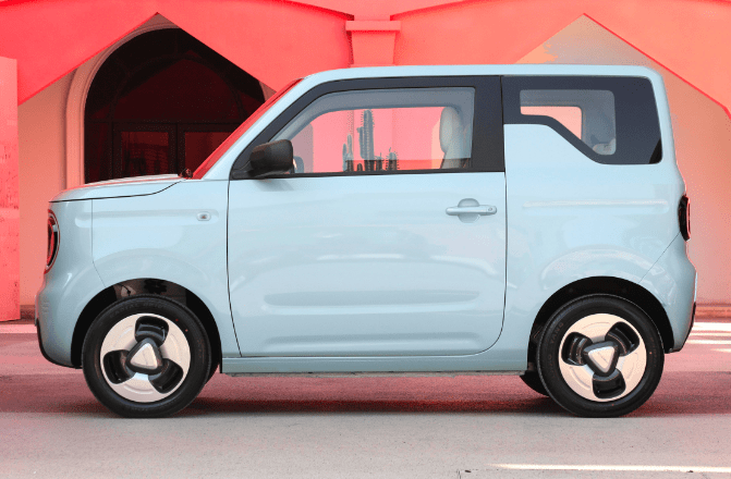 买菜溜娃/4万纯电代步 熊猫mini和宏光MINIEV选谁？_搜狐汽车_搜狐网