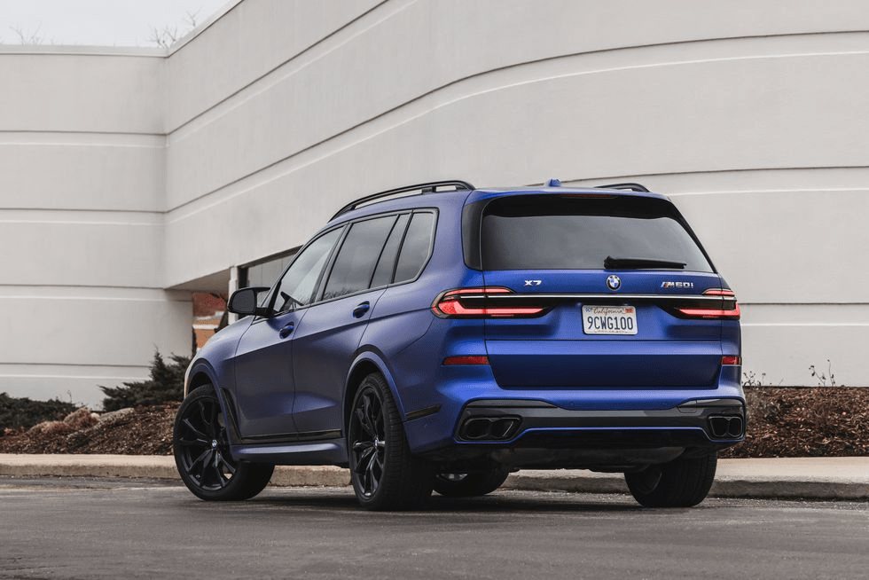 破百4.5秒，4.4T V8+8AT，内外大改，百万级新款宝马X7测评_搜狐汽车_搜狐网