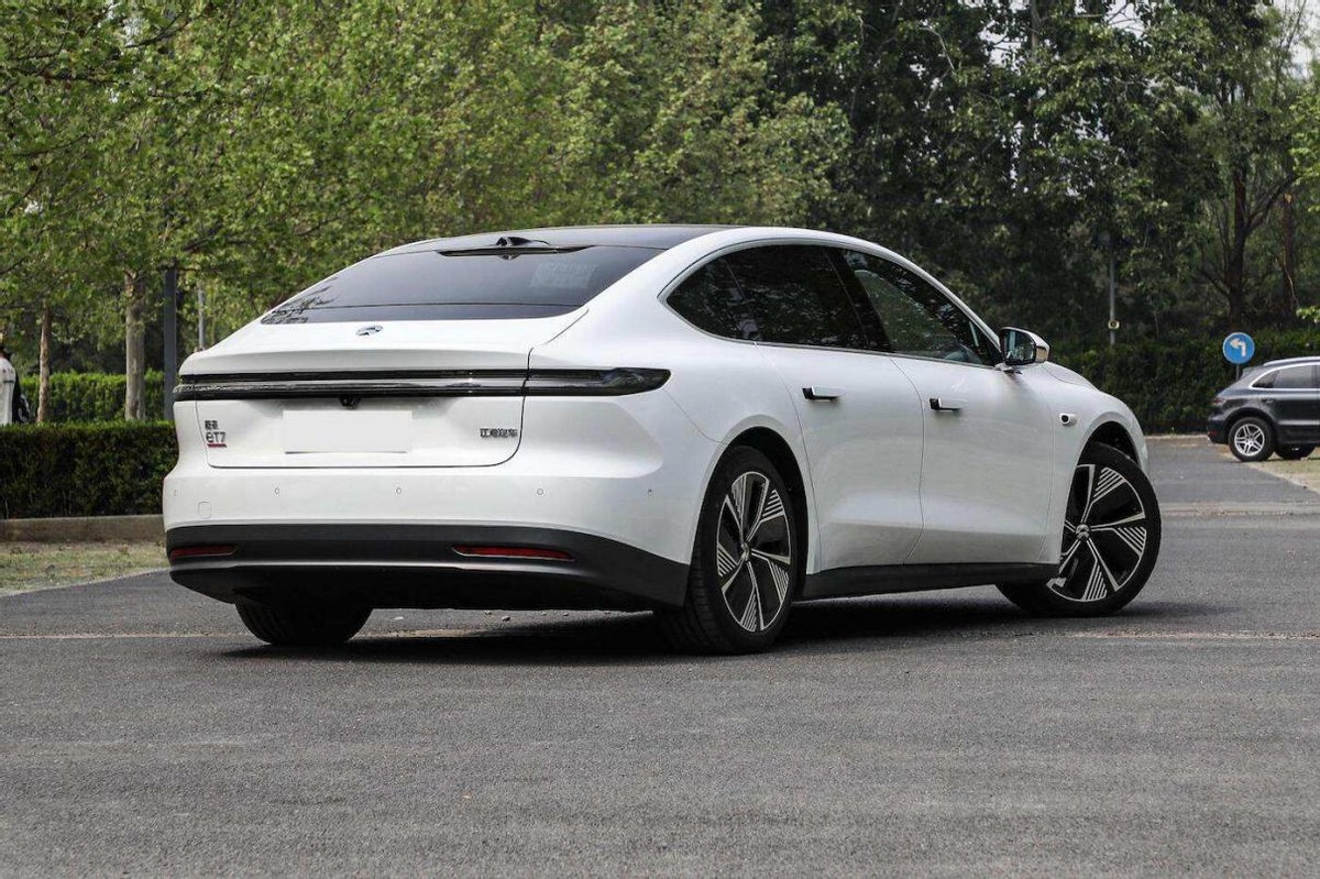 解读蔚来ET7，3.8秒破百，还有675km续航，选它还是宝马5系？_搜狐汽车_搜狐网