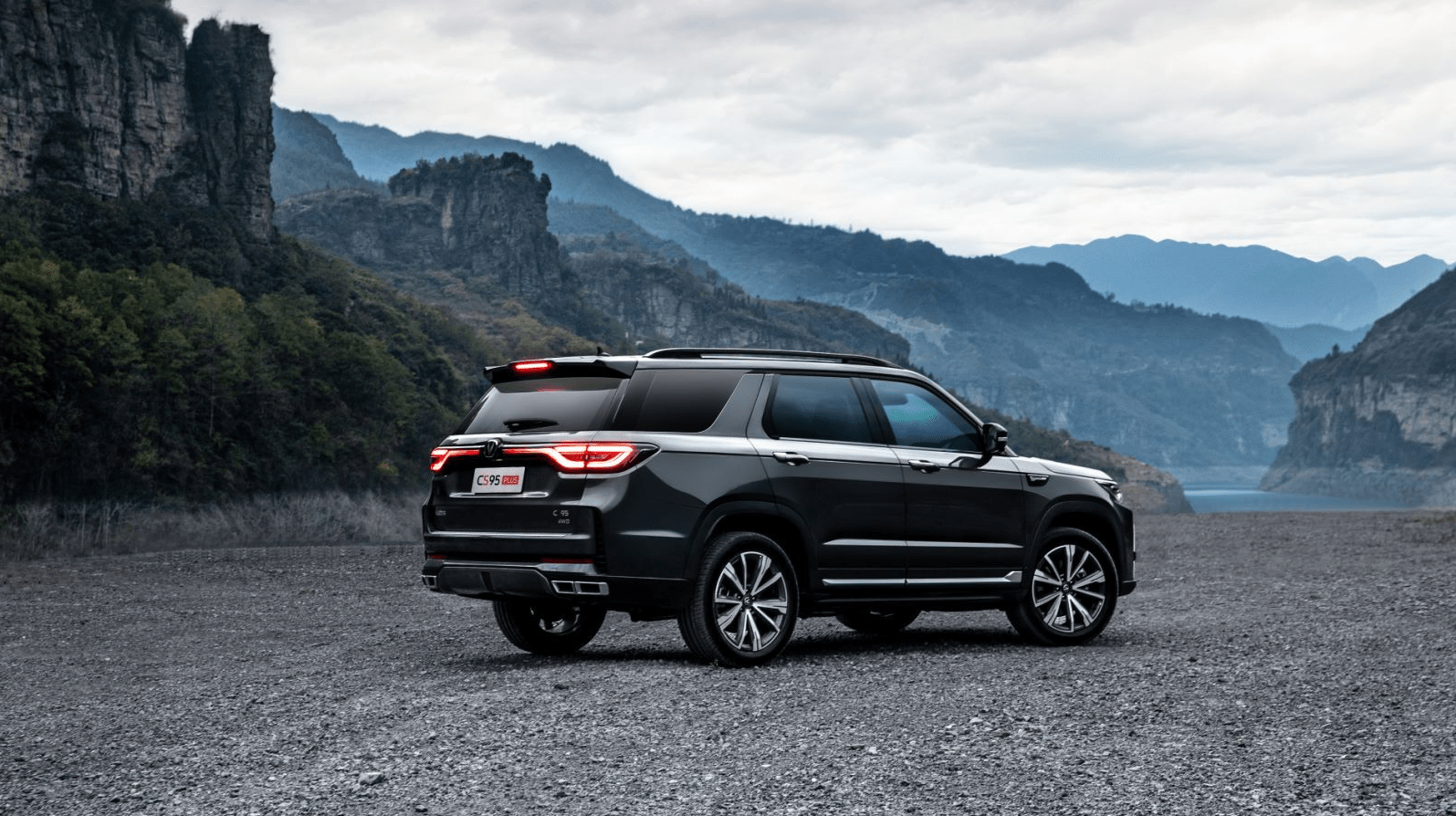 提升高价值产品力，长安CS95 PLUS要抢揽月、领裕的潜客?_搜狐汽车_搜狐网