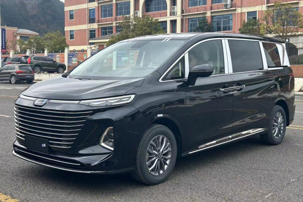 别克GL8的新对手 一汽奔腾M9实车亮相_搜狐汽车_搜狐网