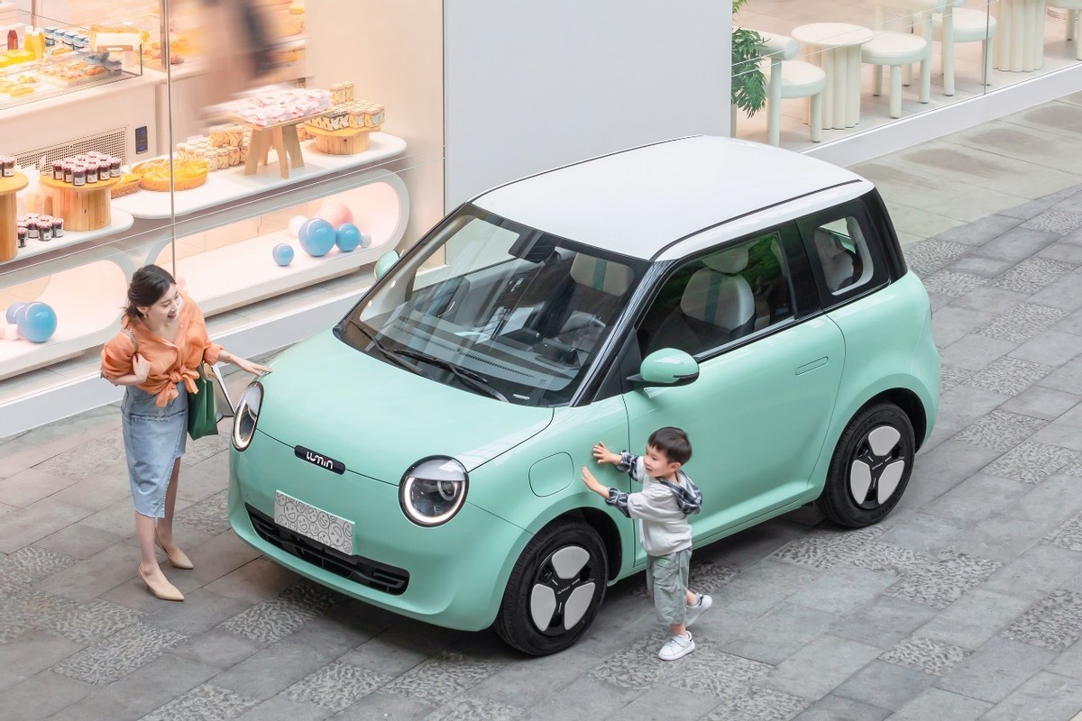 PK宏光MINIEV，自主推新车，毫无老头乐气质，堪称带娃少妇的杀手_搜狐汽车_搜狐网
