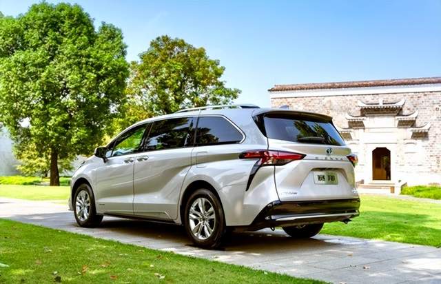 30万级MPV，到底选别克GL8还是丰田赛那?_搜狐汽车_搜狐网