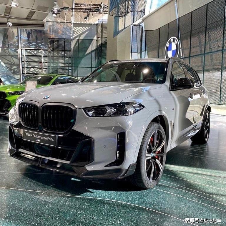 2023宝马X5：“金属灰色”质感一流，增加4.4T混动引擎，精致又立体_搜狐汽车_搜狐网