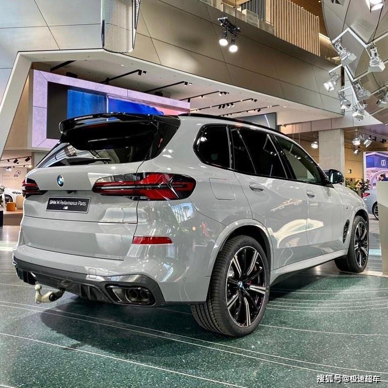 2023宝马X5：“金属灰色”质感一流，增加4.4T混动引擎，精致又立体_搜狐汽车_搜狐网