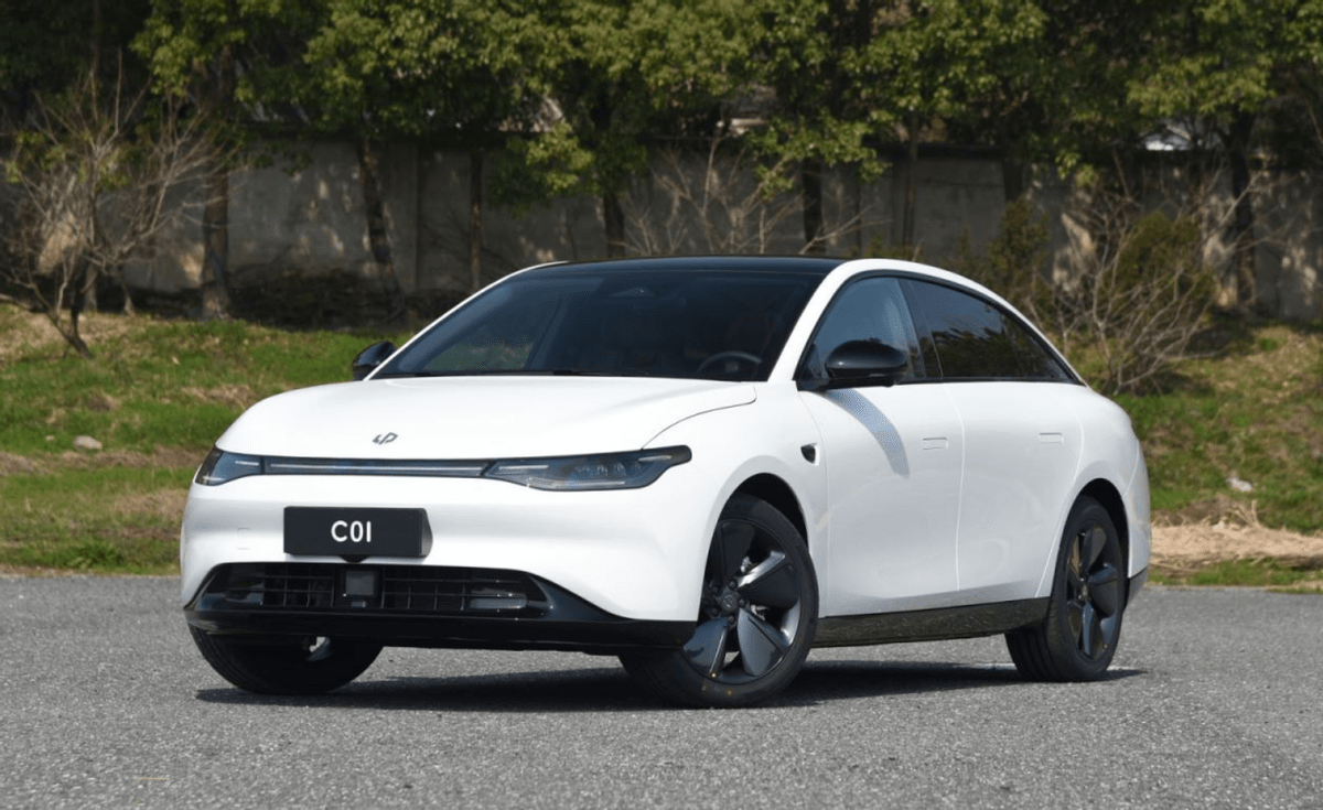 全面分析驾乘、空间、动力续航，零跑C01和深蓝SL03怎么选_搜狐汽车_搜狐网