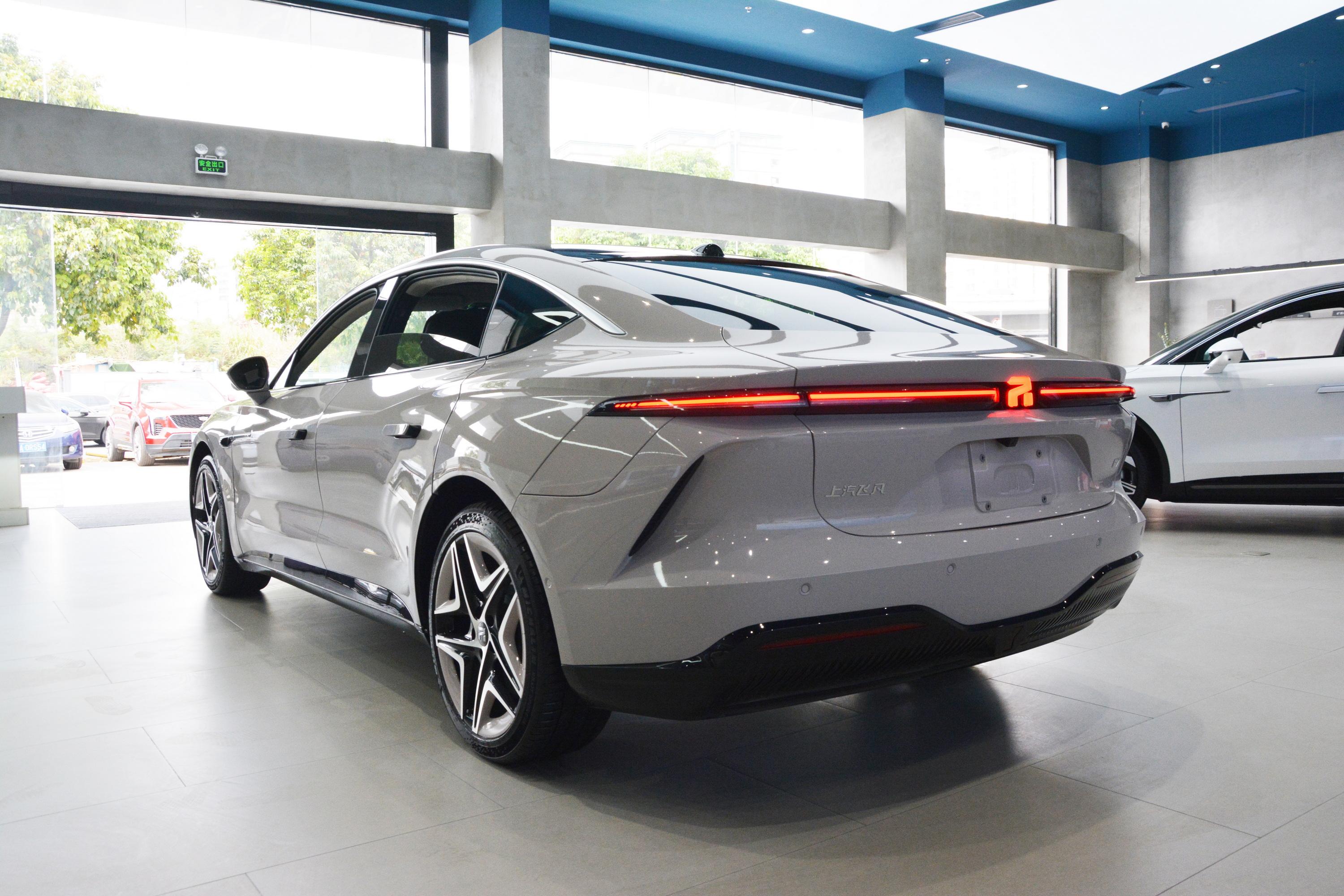 蔚来ET7同级 预售28万起 飞凡F7到店实拍_搜狐汽车_搜狐网