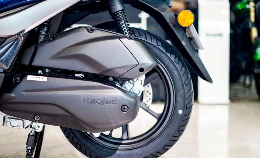 运动对阵优雅，赛科龙RT1对比豪爵UHR，该怎么选？_搜狐汽车_搜狐网