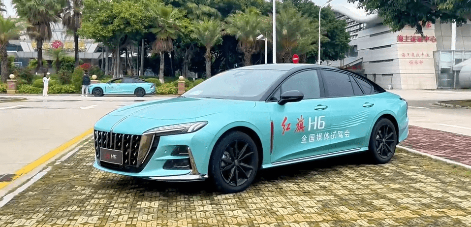 试驾红旗H6，2.0T+8AT，掀背轿跑中置排气，适合年轻人的红旗来了_搜狐汽车_搜狐网