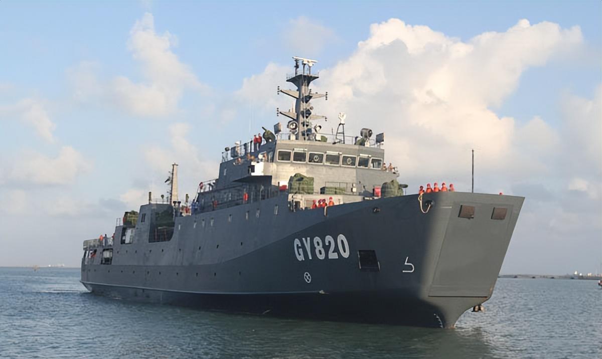 服役不到7年，我国陆军最大“战舰”转行，刷上海警白色涂装？ -6parkbbs.com
