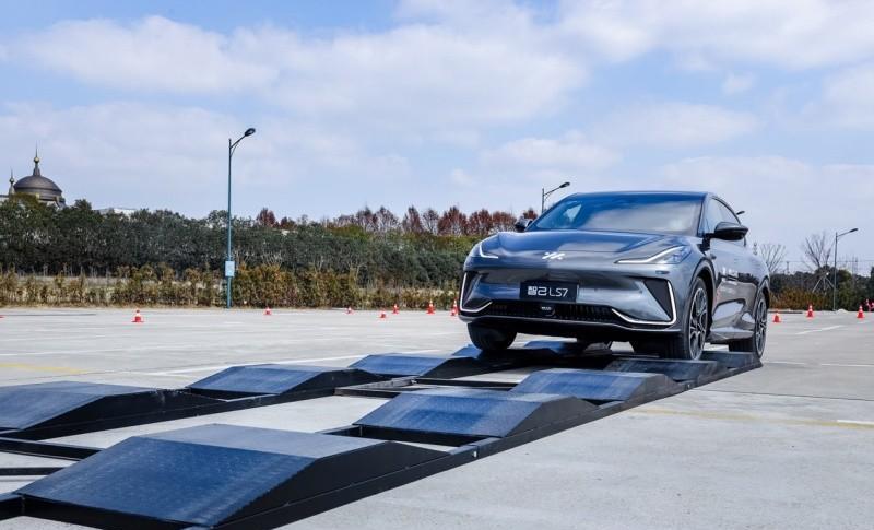 试驾智己LS7 50万元豪华SUV天花板就这？_搜狐汽车_搜狐网