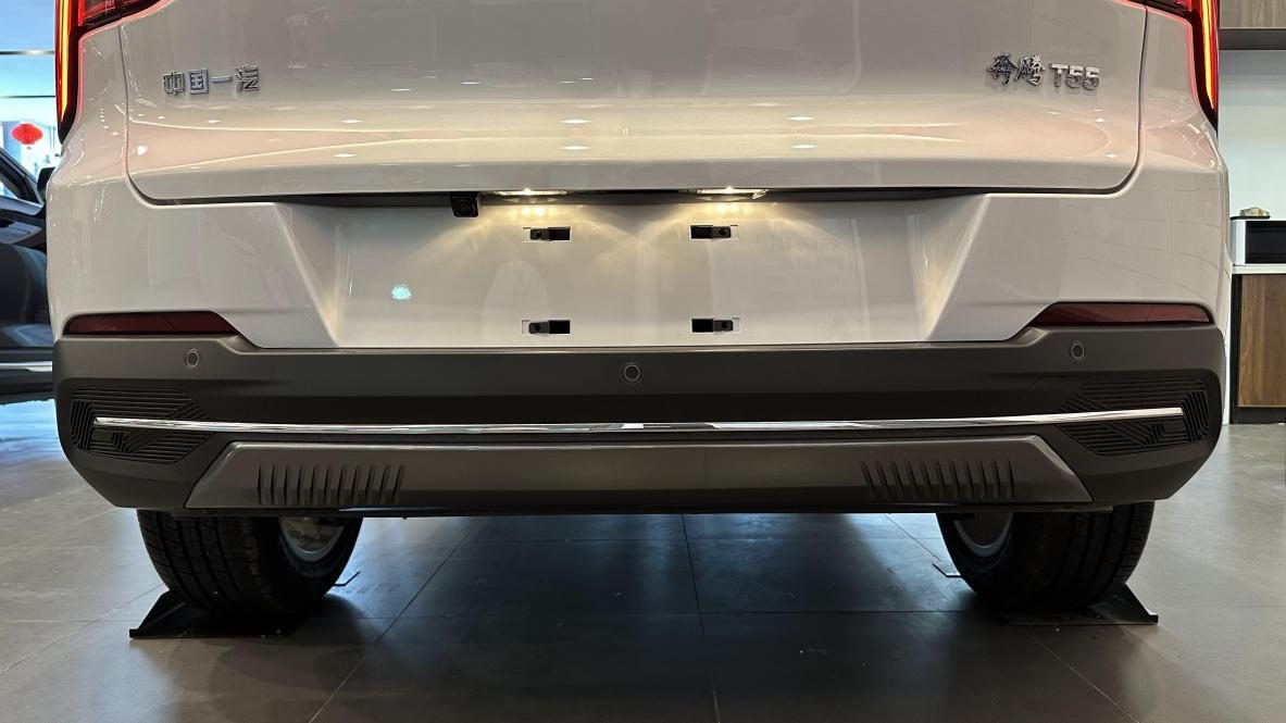 探店奔腾T55，8万级别紧凑SUV卷成这样了？_搜狐汽车_搜狐网